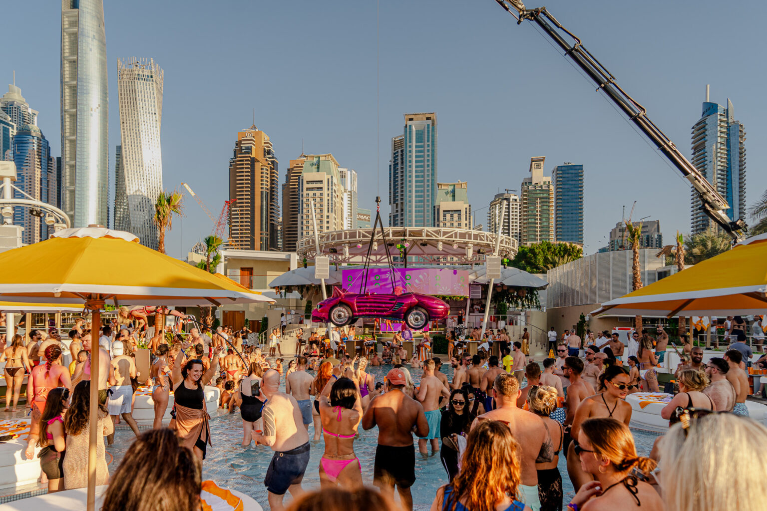 Dubai’s Party Brunch Scene 2026: Where Dining Turns Into a Full-Scale ...